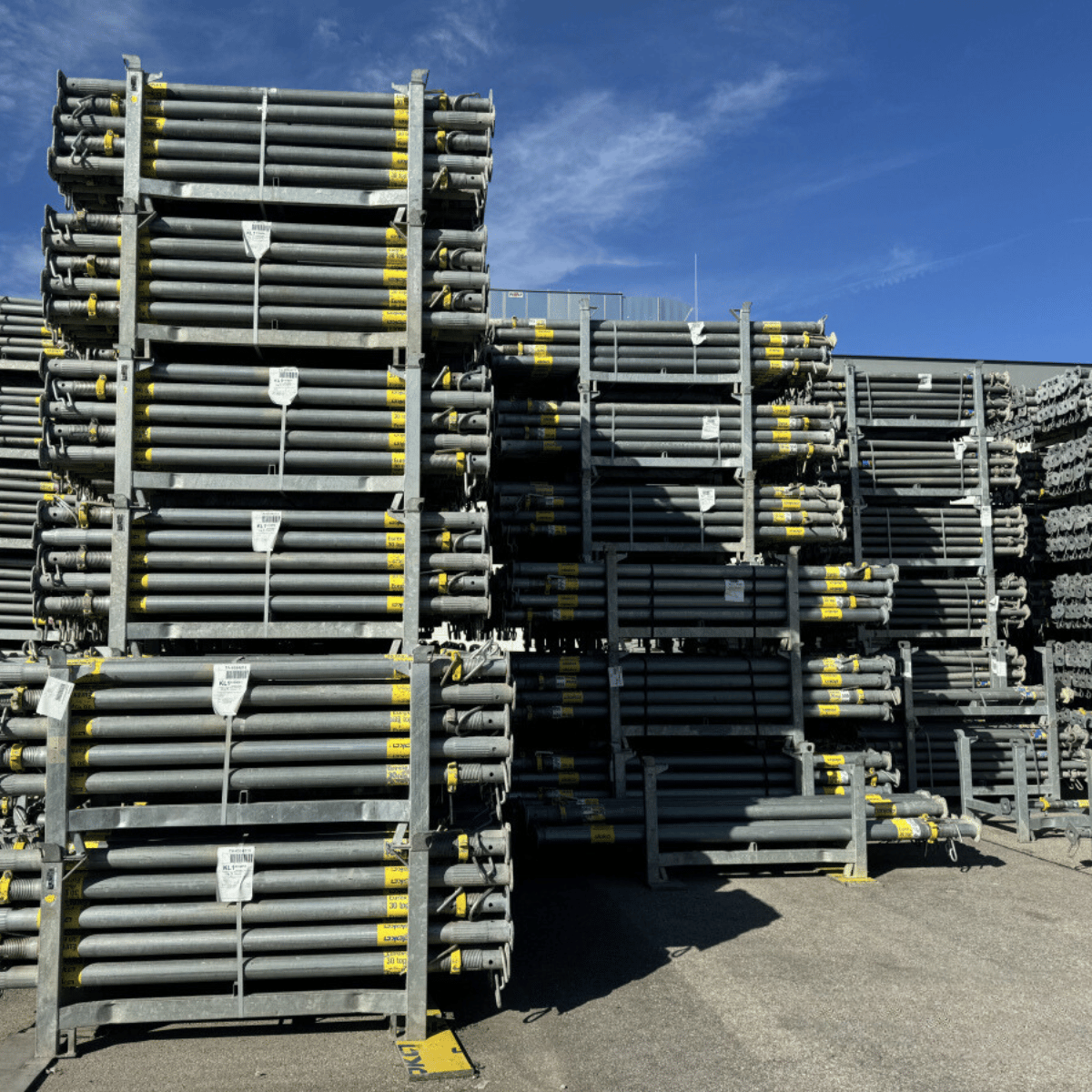 Used Eurex Doka floor props in various lenghts - Building Equipment